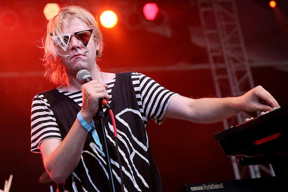 Pink Poses and Prevails | www.splicetoday.com