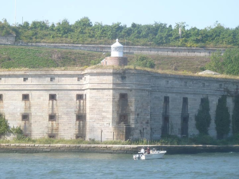 Lighthouses of Lower New York Bay | www.splicetoday.com