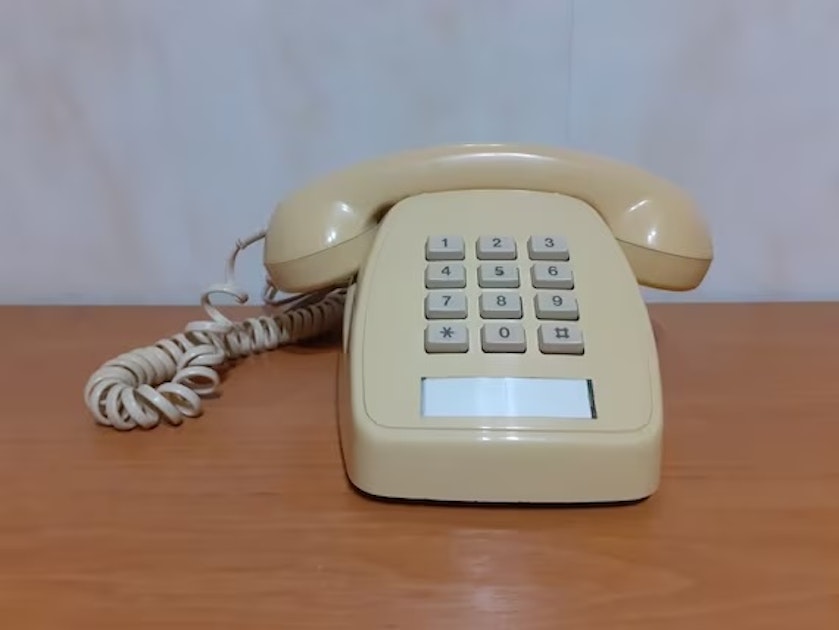 Cutting the Landline | www.splicetoday.com