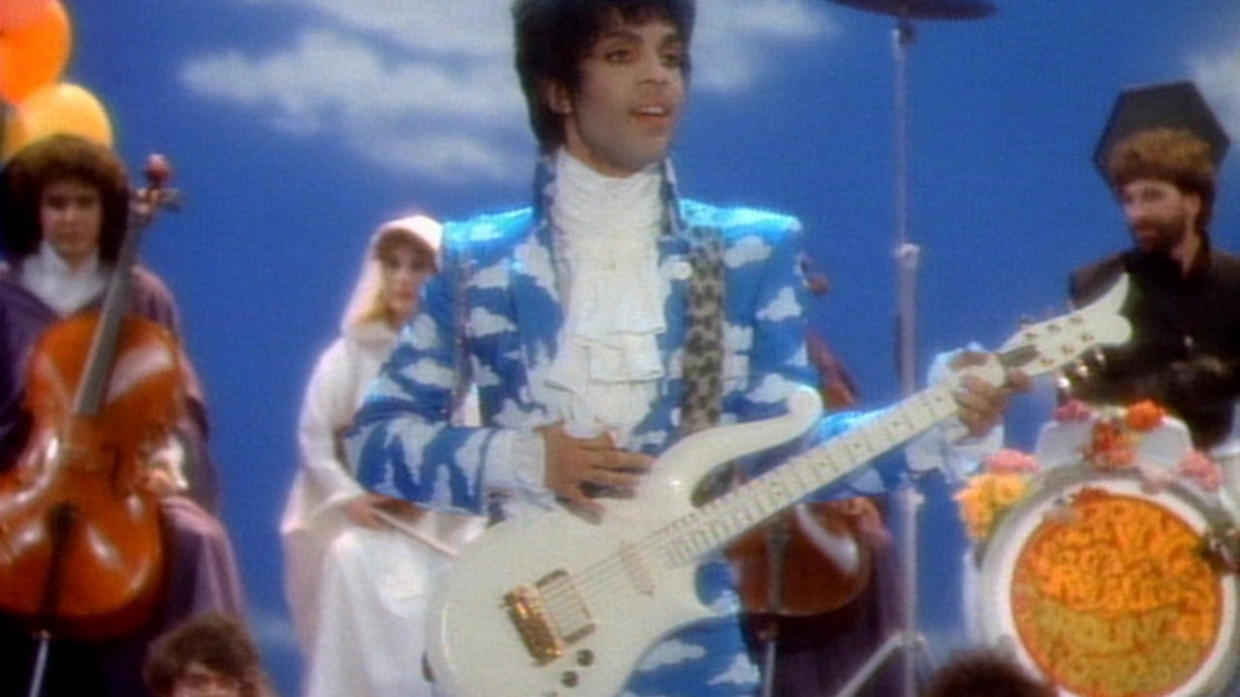 Raspberry Beret and Macaroni and Cheese | www.splicetoday.com