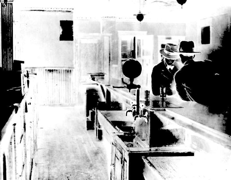 The Real America: Instapundit, Nancy in Nebraska—and Rick the Bartender ...