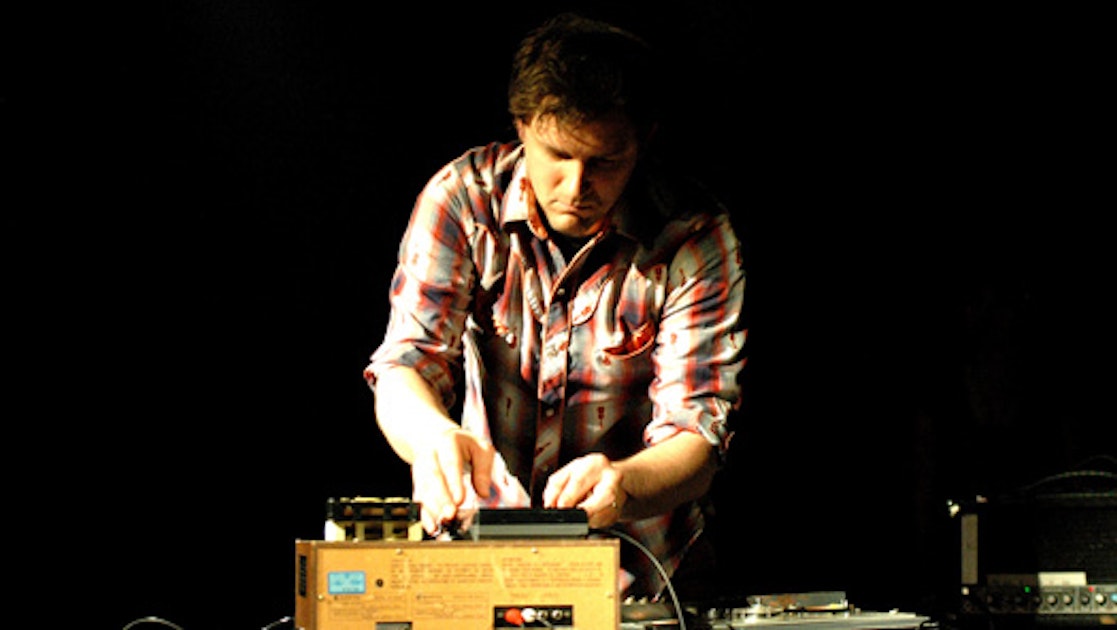 Aaron Dilloway Goes to War | www.splicetoday.com